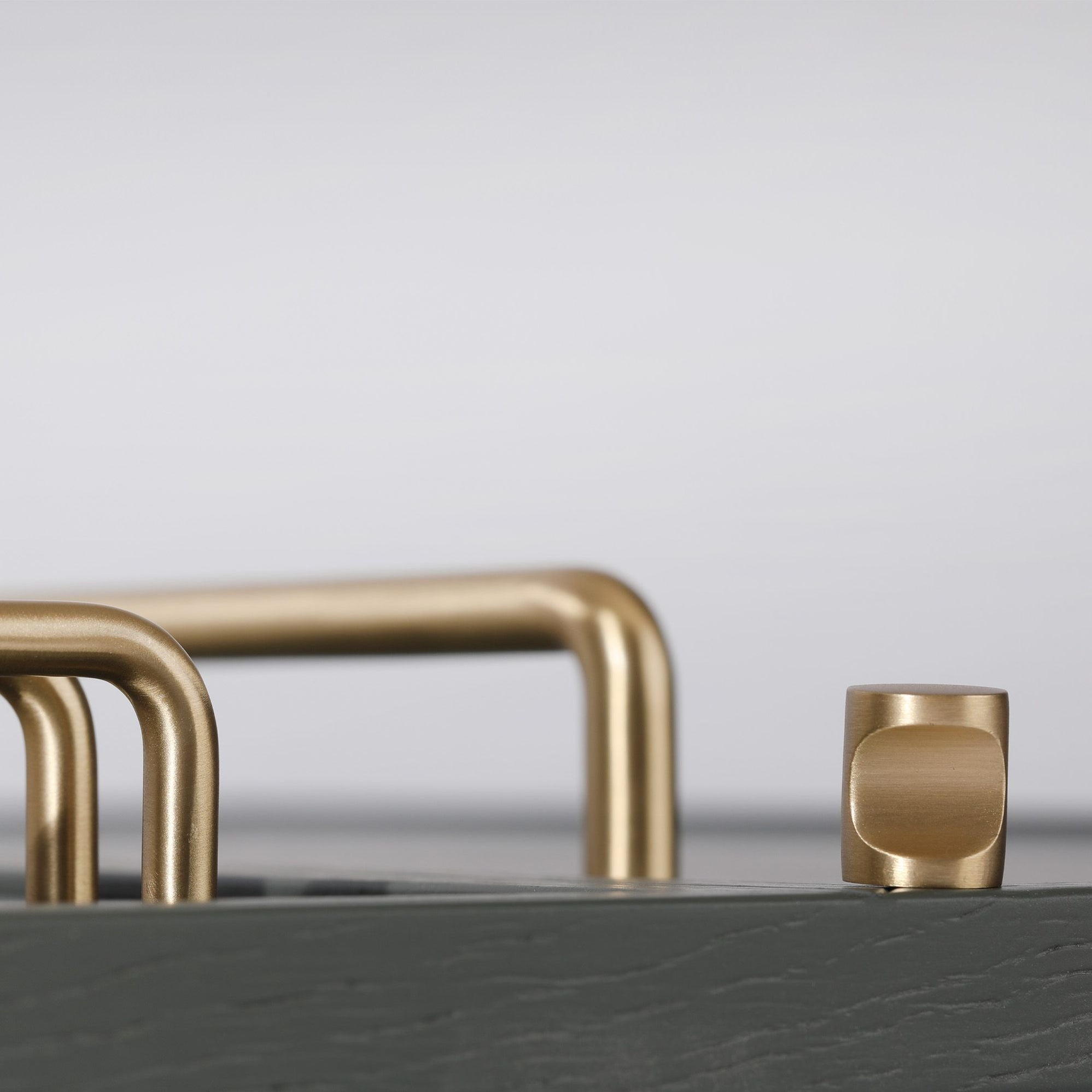 Ren Appliance Pull - Burnished Brass – Hepburn Hardware
