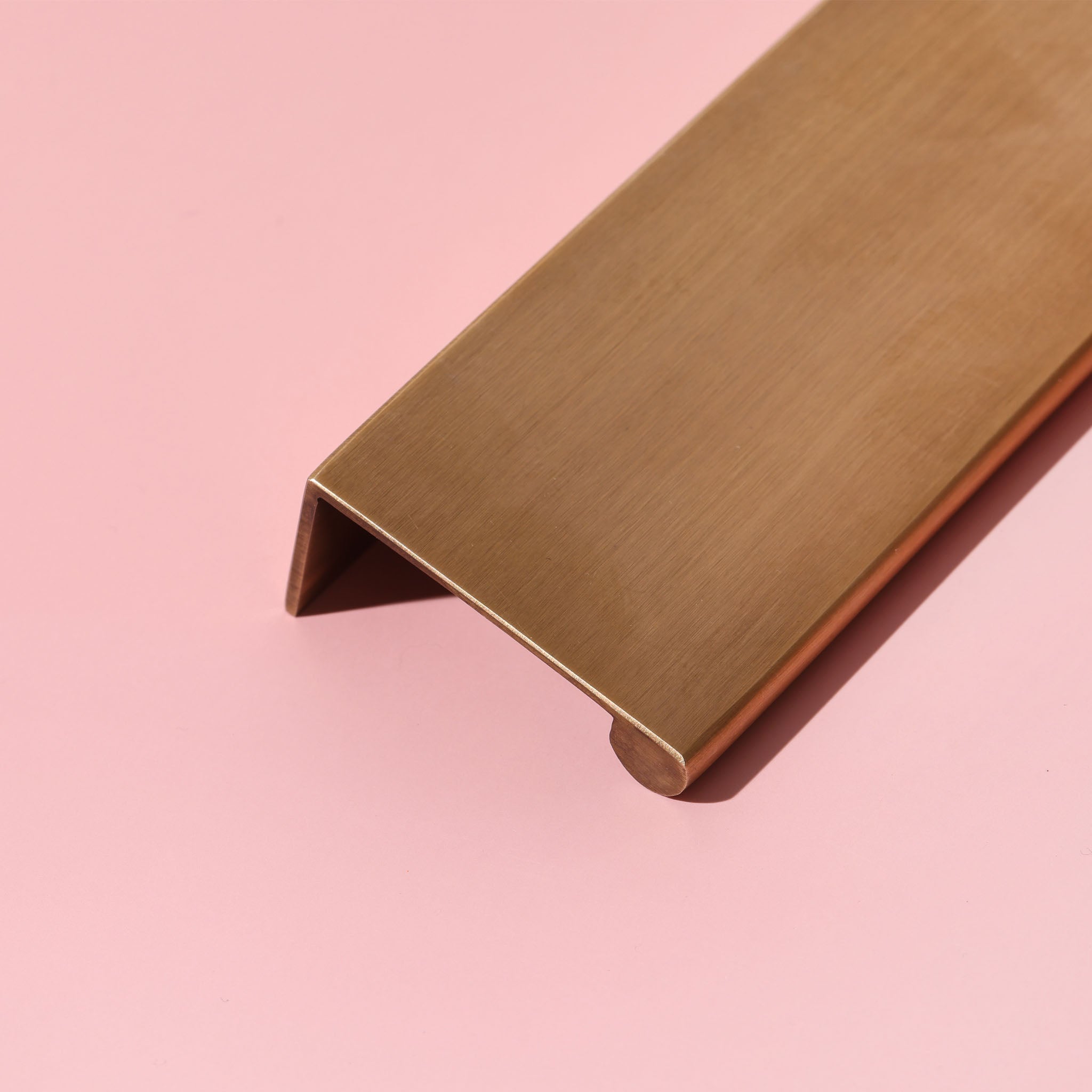 Ren Lip Pull - Acid Washed Brass – Hepburn Hardware