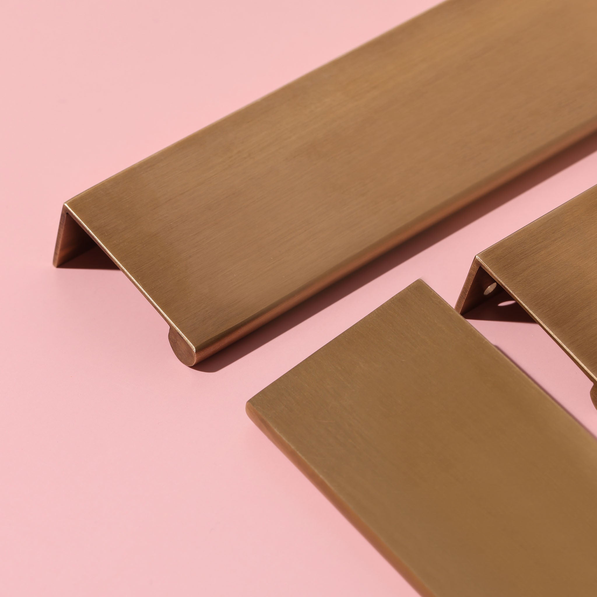 Ren Lip Pull - Acid Washed Brass – Hepburn Hardware