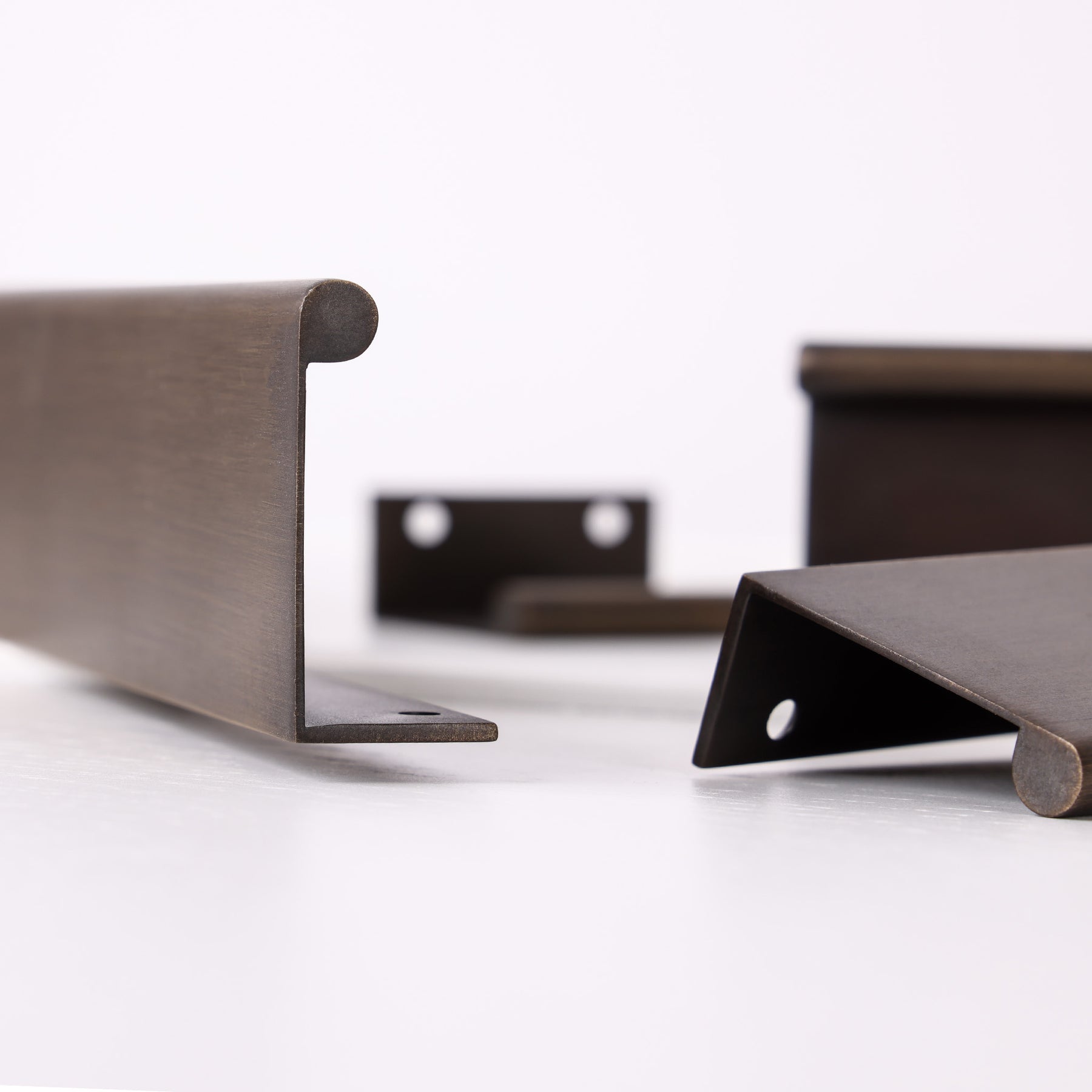 Lip Pulls – Hepburn Hardware