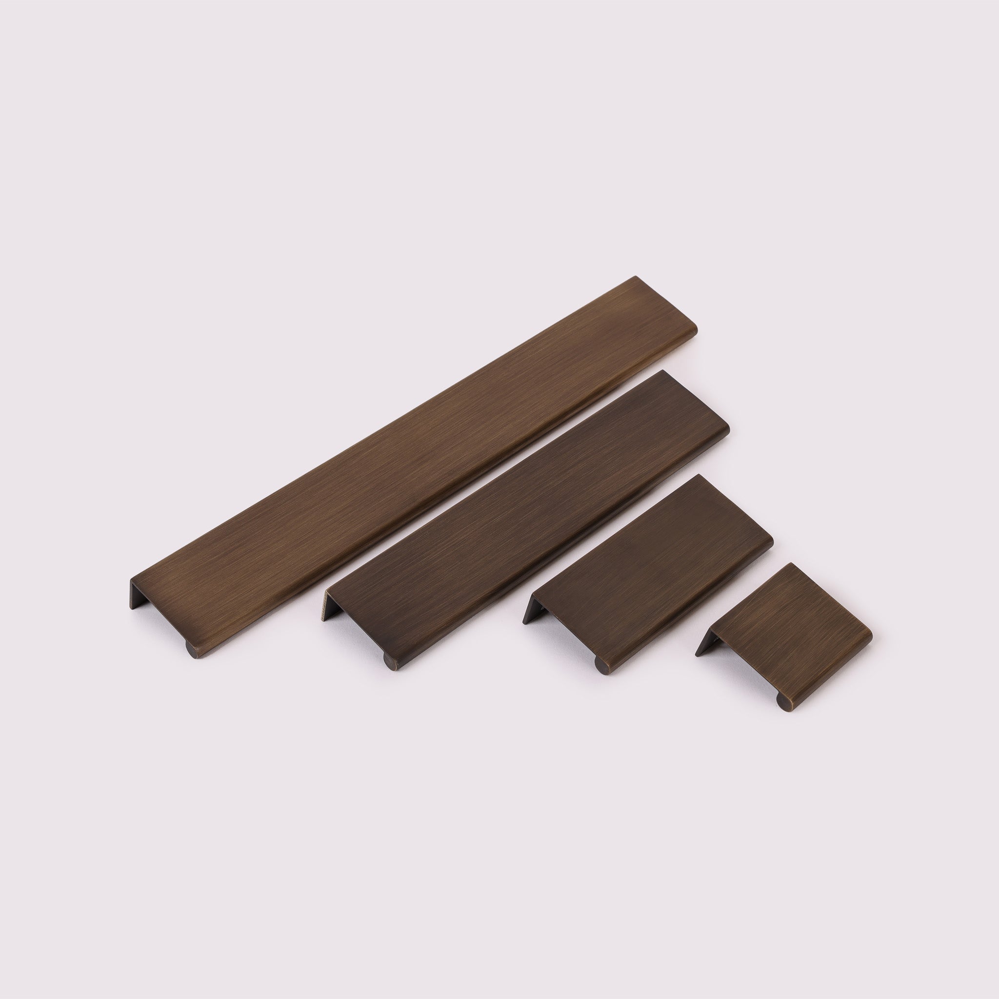 Ren Lip Pull - English Bronze – Hepburn Hardware