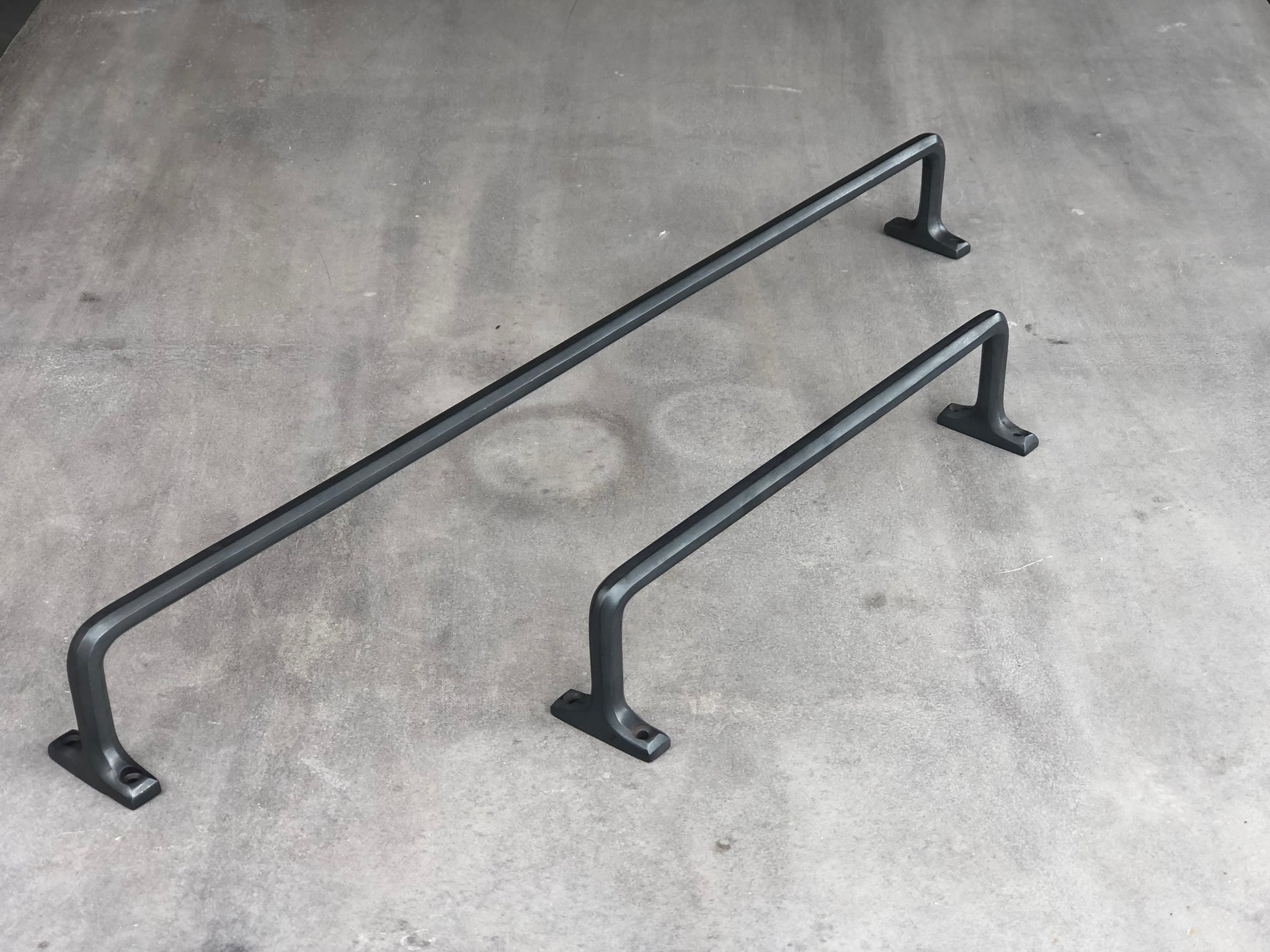 Henley 600mm Rail - Scorched Black – Hepburn Hardware